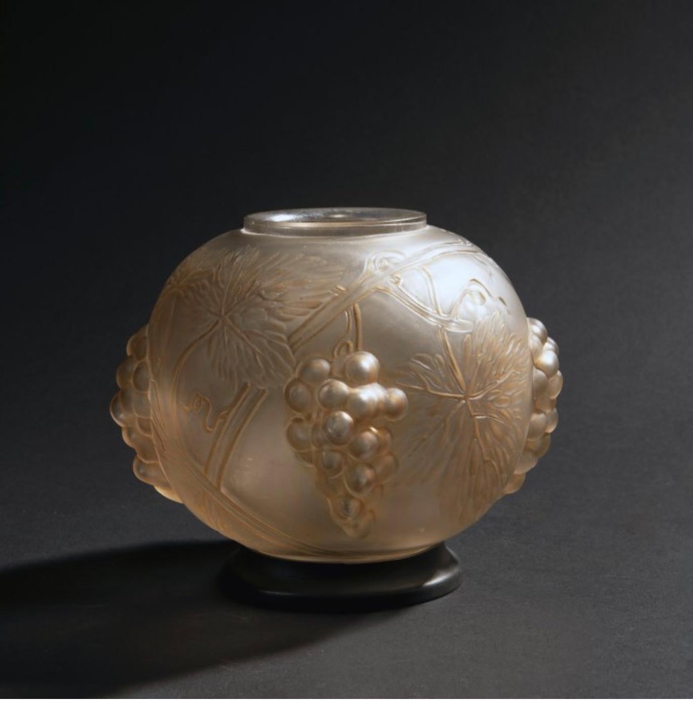 Rene Lalique for ROBJ, Perfume Burner Raisins For Sale at 1stDibs