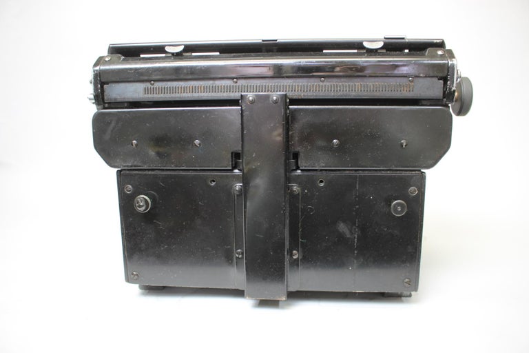 Restored Typewriter/ Triumph, Germany, 1915 For Sale at 1stDibs