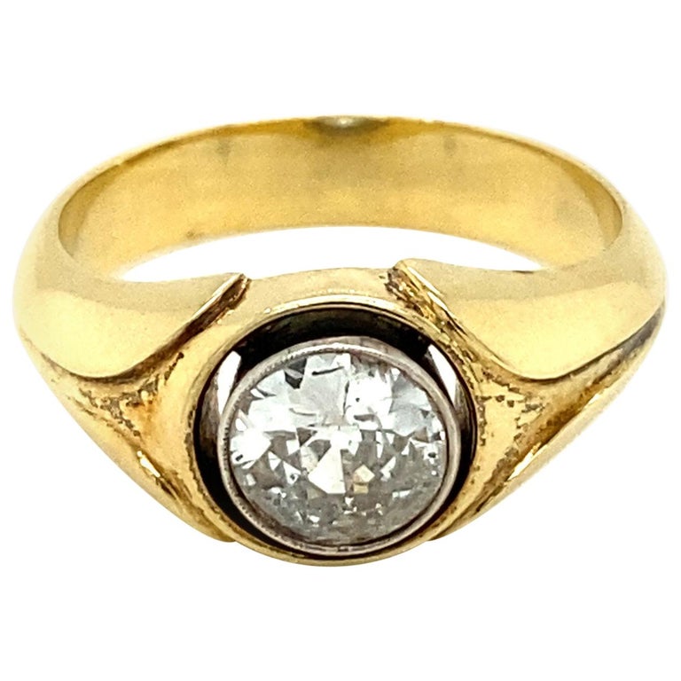Retro 1.10 Carat Diamond Solitaire Unisex Gold Ring at 1stDibs
