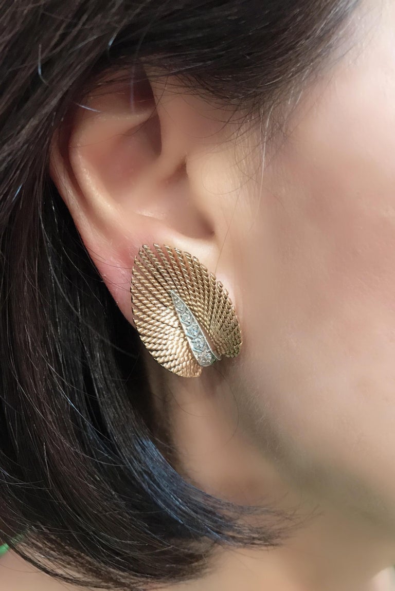 Retro 18 Karat Yellow Gold and Diamond Leaf Ear Clips For Sale at 1stdibs