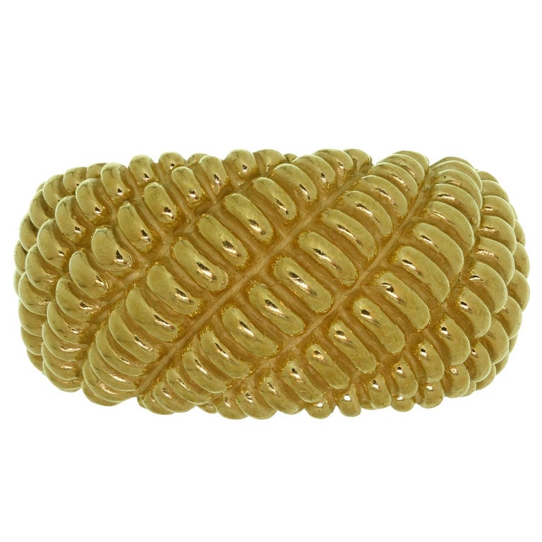 Retro 1970s Yellow Gold Ridged Domed Ring For Sale at 1stDibs