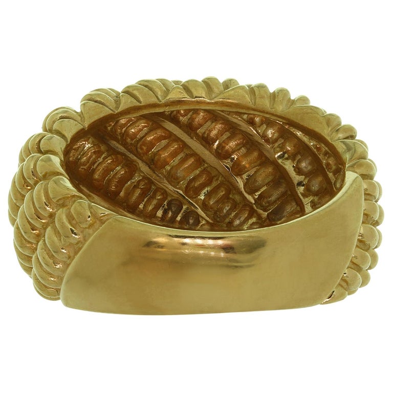 Retro 1970s Yellow Gold Ridged Domed Ring For Sale at 1stDibs
