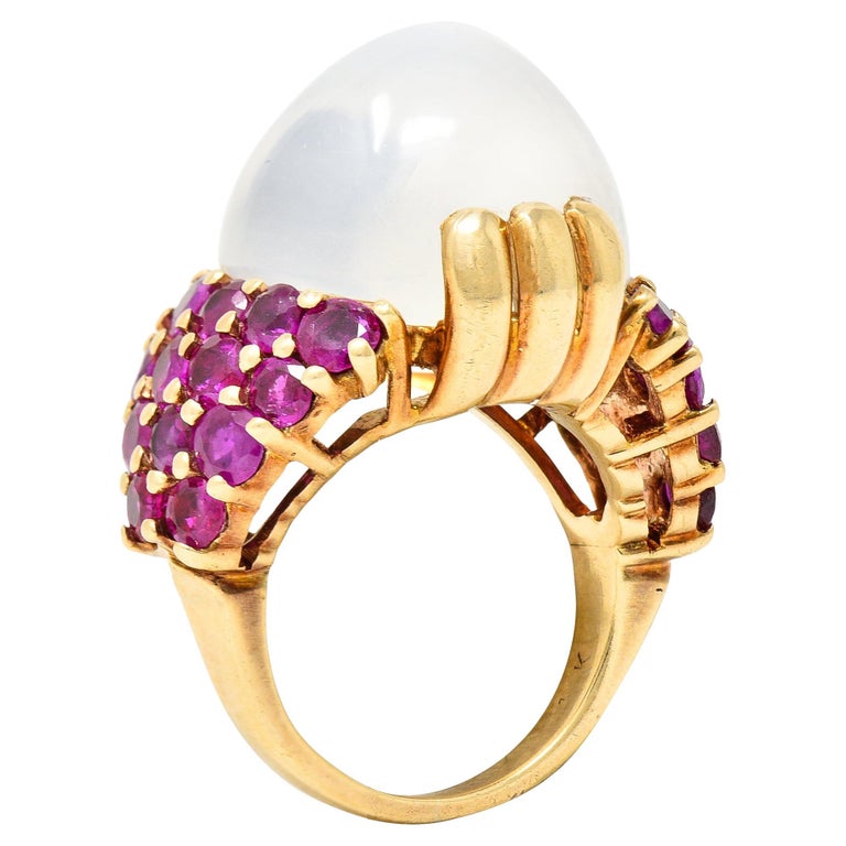 Retro 3.92 Carats Ruby Moonstone 14 Karat Yellow Gold Vintage Cocktail Ring For Sale at 1stDibs
