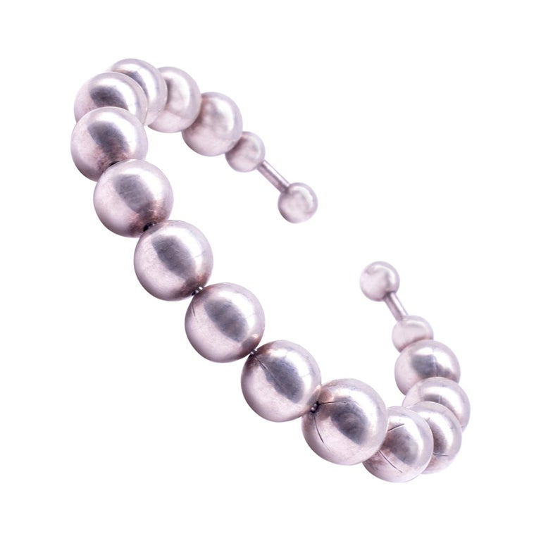 Retro Flexible Bracelet of Graduated 925 Sterling Silver Balls For Sale at 1stDibs