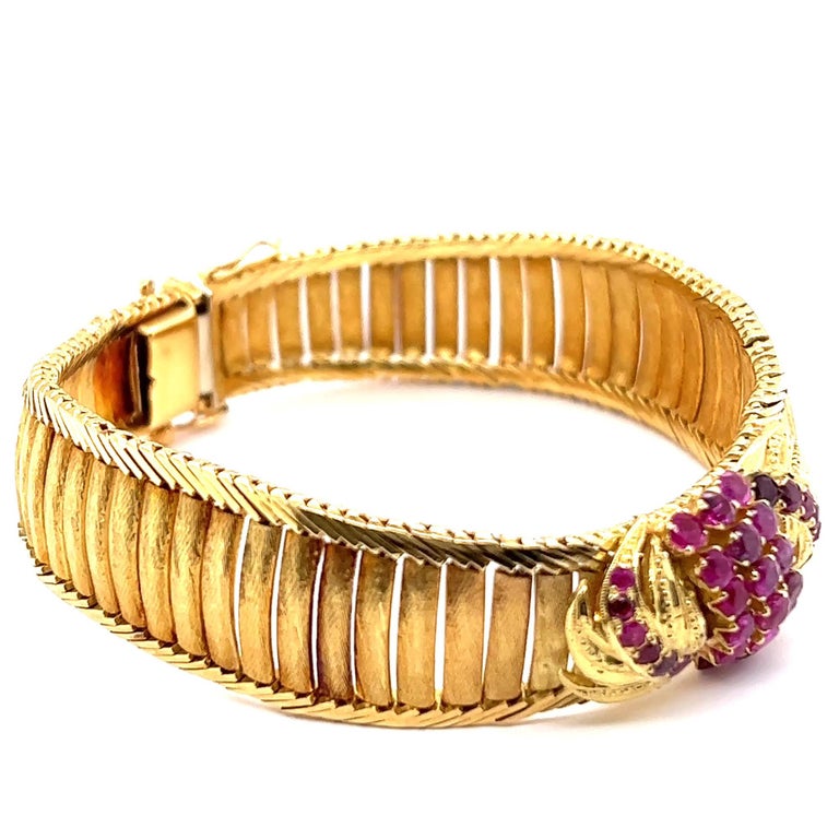 Retro French Ruby 18 Karat Gold Bracelet For Sale at 1stDibs
