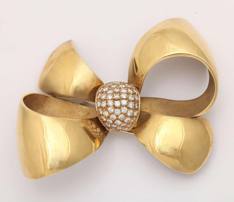 Retro Italian 18 Karat Gold Bow with Diamond Cluster Knot at 1stDibs