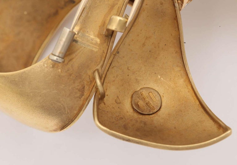 Retro Italian 18 Karat Gold Bow with Diamond Cluster Knot at 1stDibs