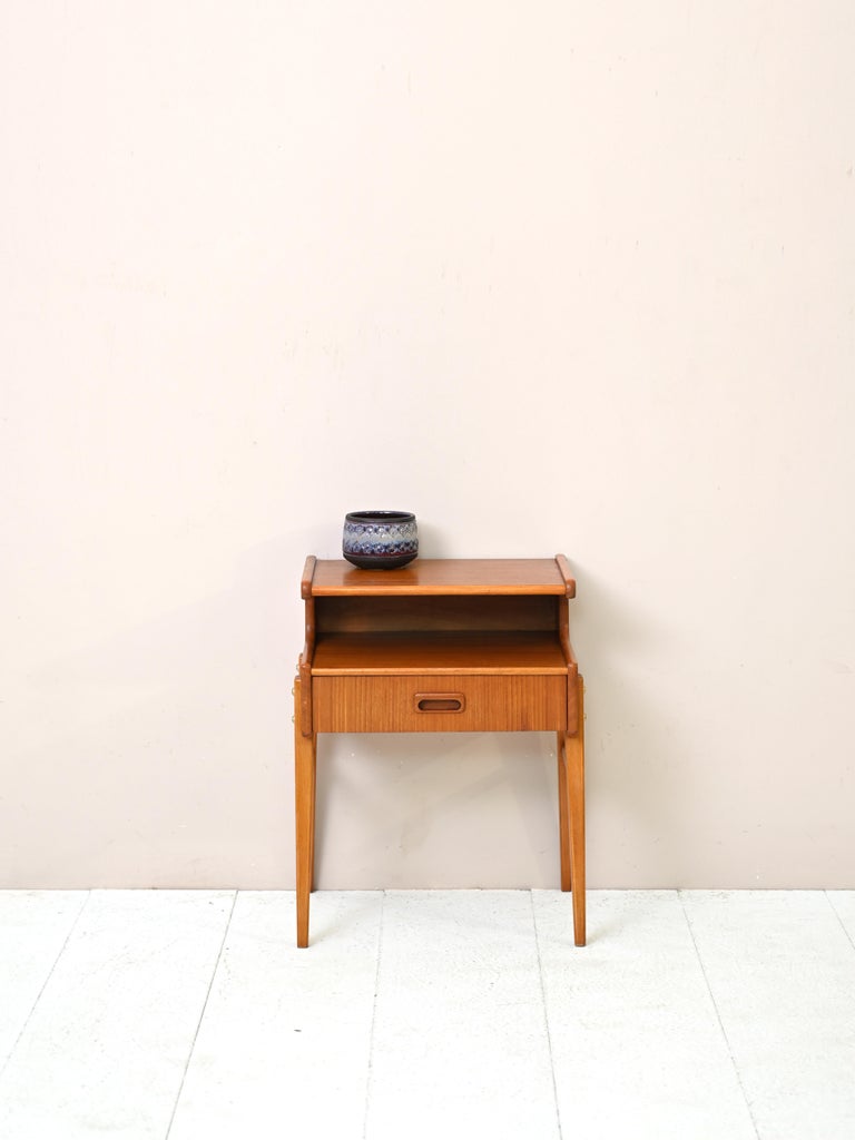 Retro Nightstand with Drawer For Sale at 1stDibs