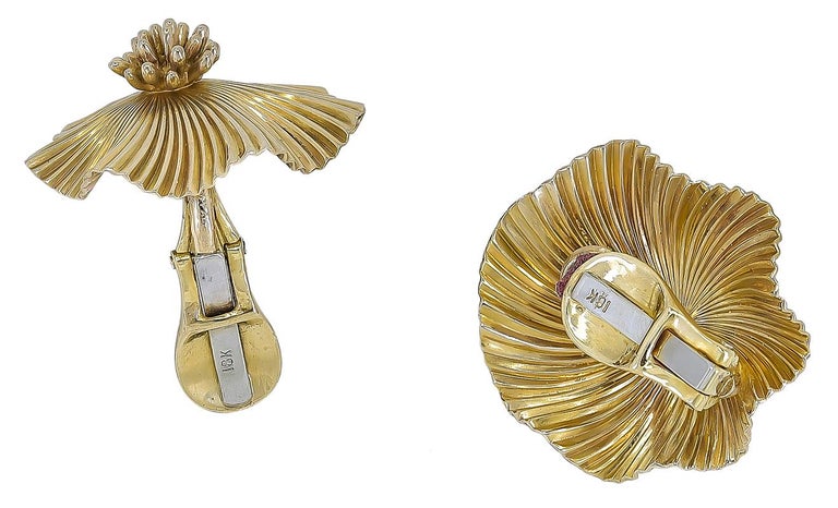 Retro Tiffany and Co. Flower Earrings For Sale at 1stDibs