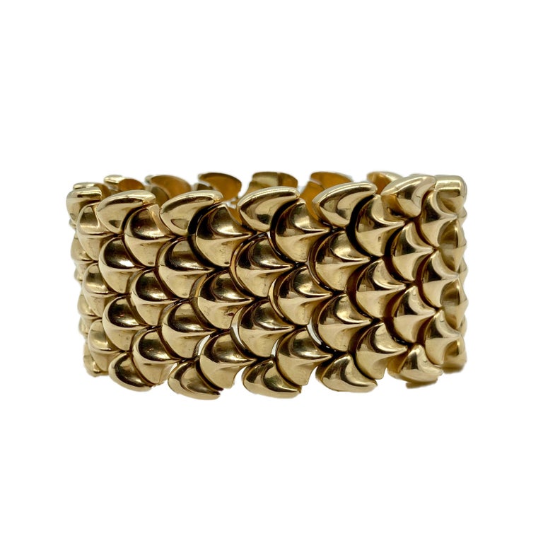 Retro Yellow Gold Scallop Link Bracelet For Sale at 1stDibs