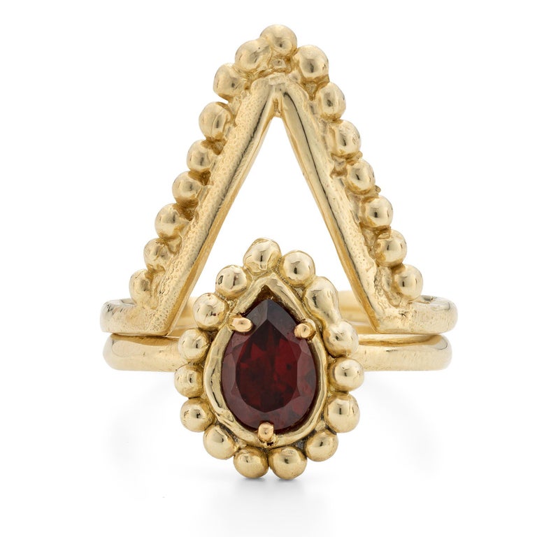 Rhea Ring with Garnet, 18 Karat Yellow Gold For Sale at 1stDibs