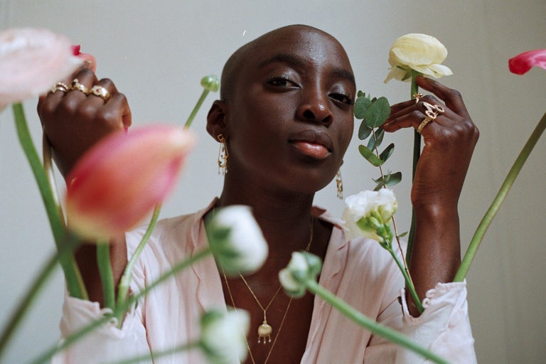 Rhea Ring with Garnet, 18 Karat Yellow Gold For Sale at 1stDibs