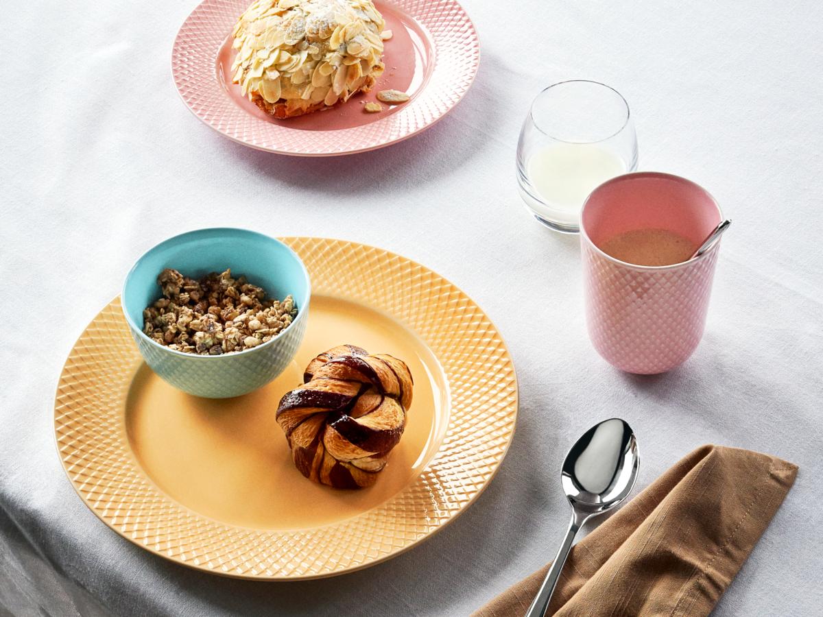 Rhombe Color Mug, Rose 11.2 Oz For Sale at 1stDibs