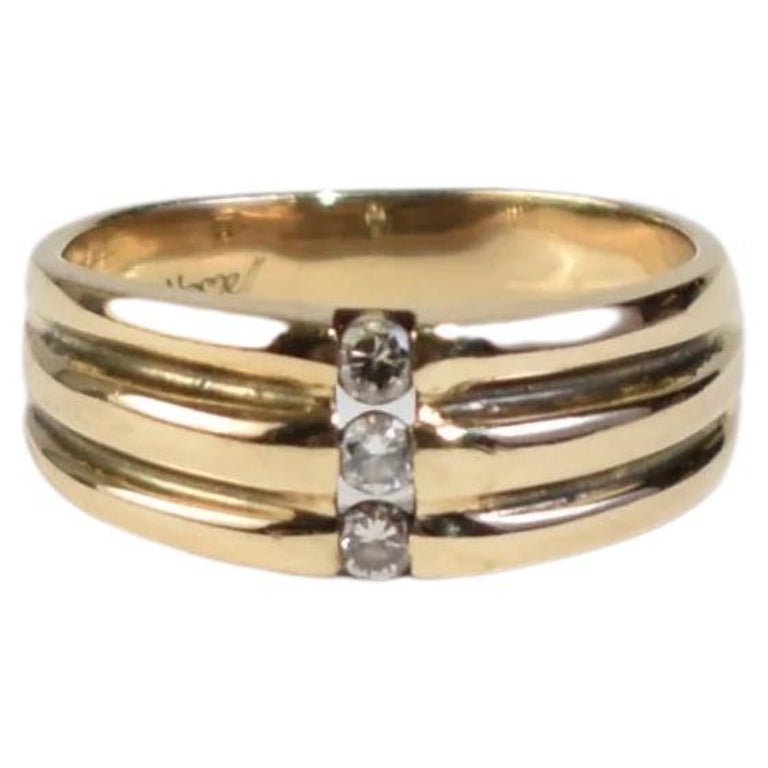 Ribbed Diamond Ring For Sale at 1stDibs