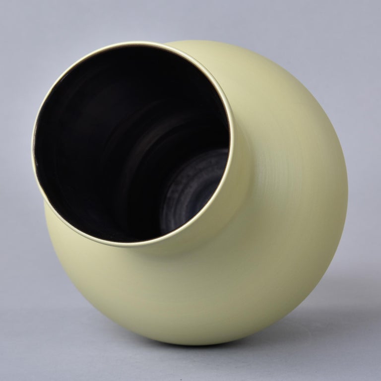 Rina Menardi Royal Princess Vase in Light Pistachio For Sale at 1stDibs