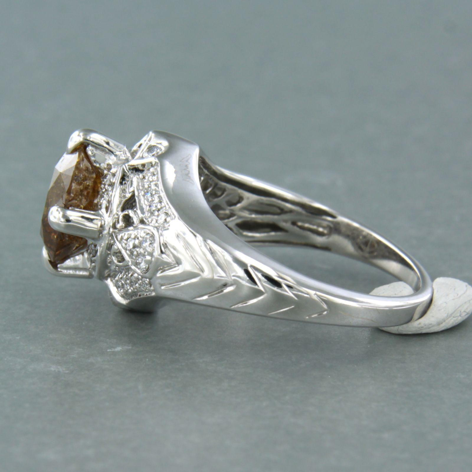 Ring central champagne color diamond 3.15ct and small diamonds 18k ...