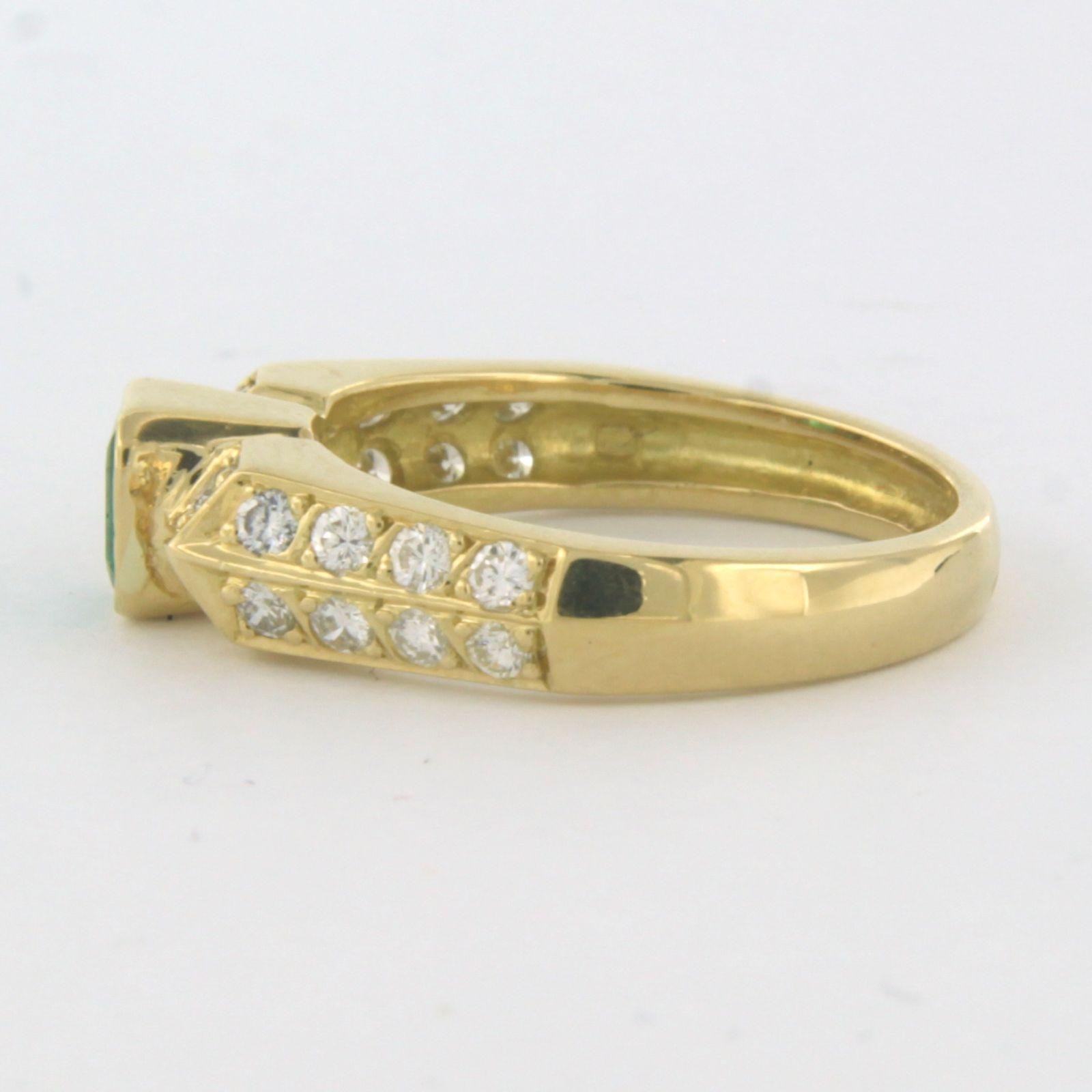 Ring Emerald Diamond 18k yellow gold For Sale at 1stDibs