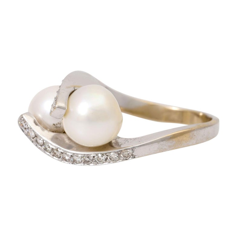 Ring with 2 Pearls and 22 Brilliant-Cut Diamonds For Sale at 1stDibs