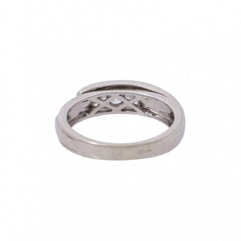 Ring with 3 Brilliant-Cut Diamonds Total Approx. 0.5 Ct For Sale at 1stDibs