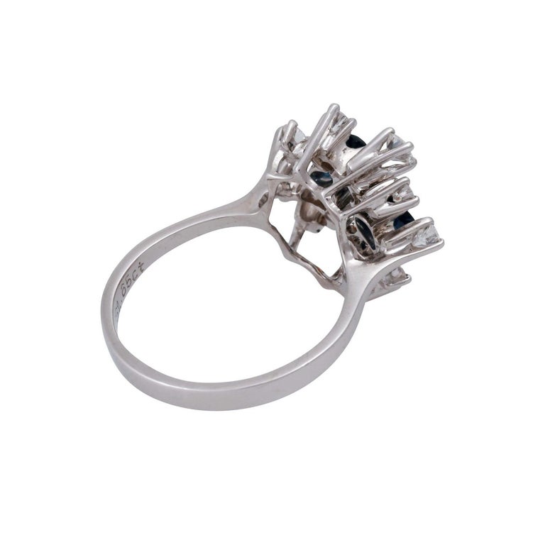 Ring with 3 Fold Sapphires For Sale at 1stDibs