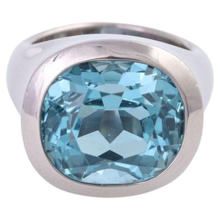 Ring with Aquamarine For Sale at 1stDibs