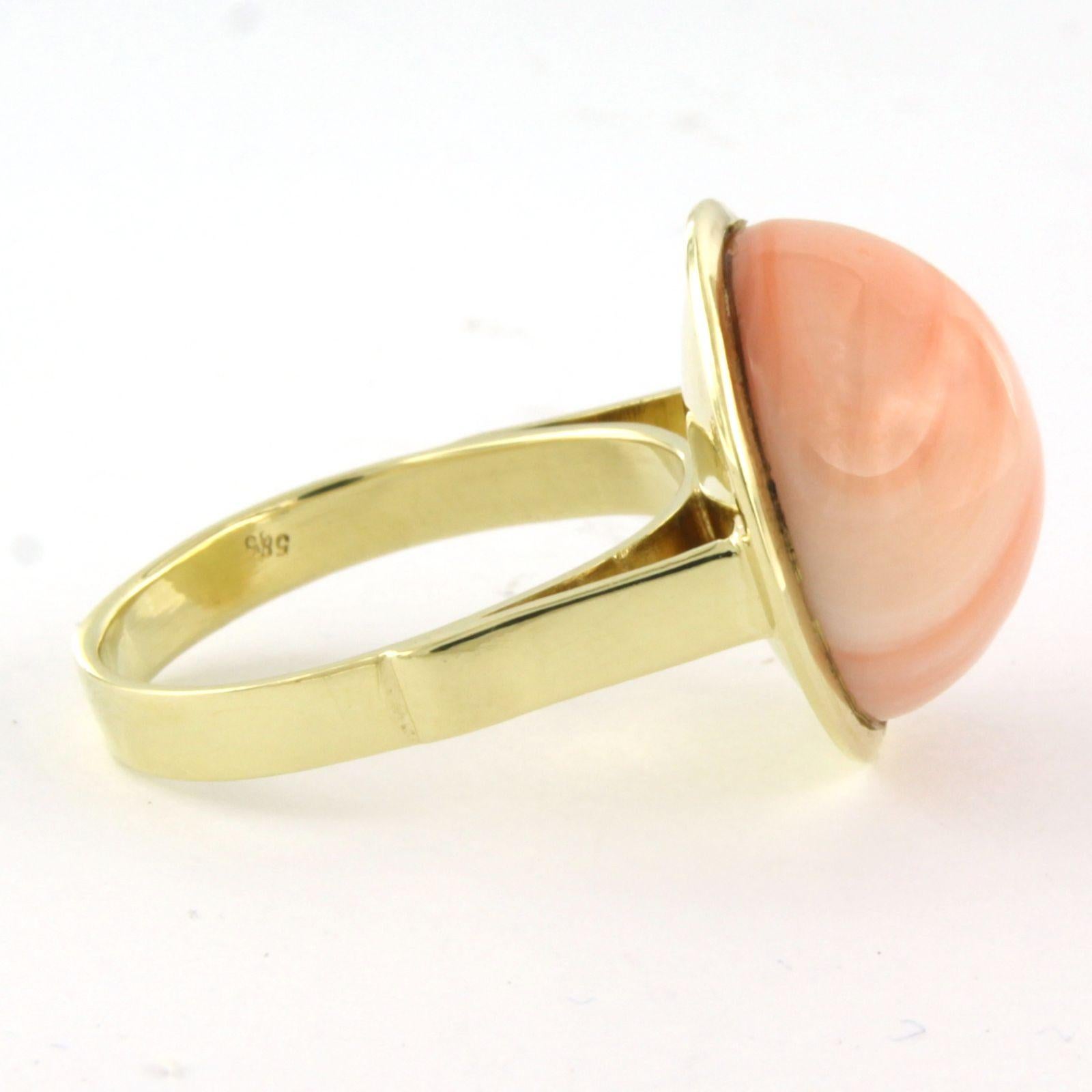 Ring with coral 14k yellow gold For Sale at 1stDibs