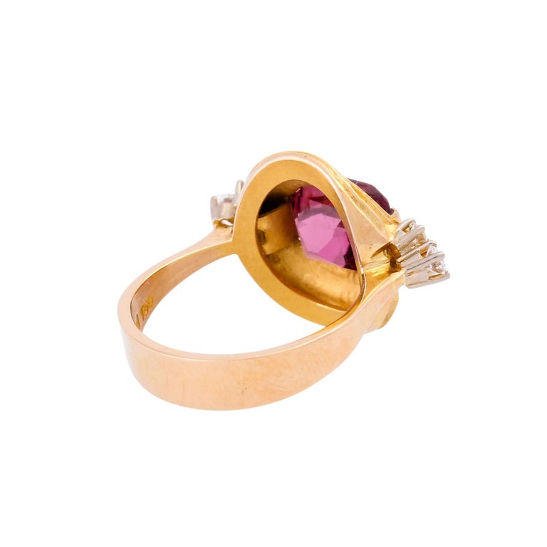 Ring with Fine Raspberry-Colored Tourmaline and 6 Brilliant-Cut Diamonds For Sale at 1stDibs