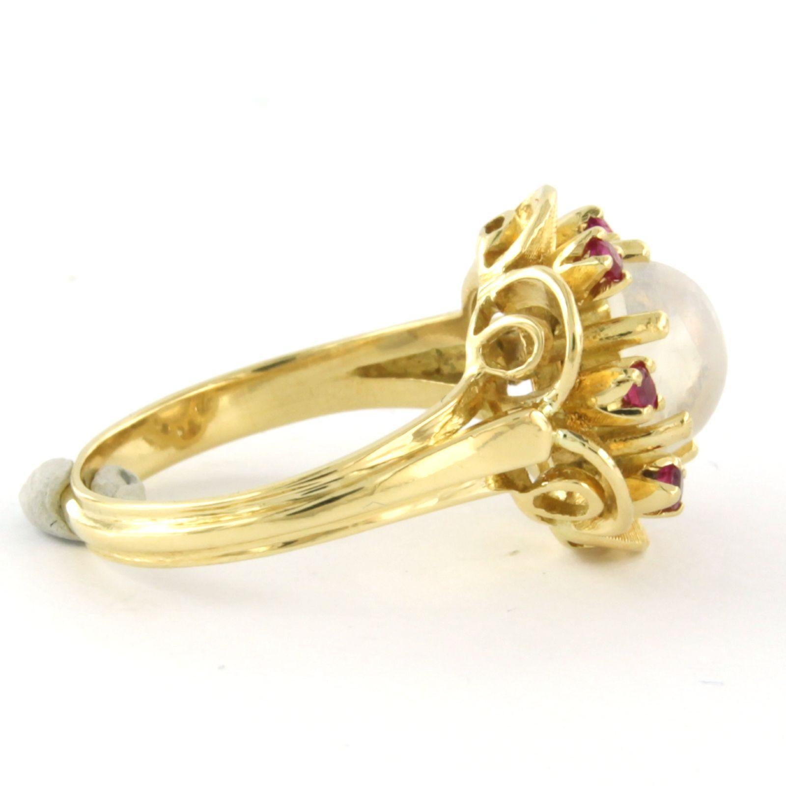 Ring with moonstone and ruby 18k yellow gold For Sale at 1stDibs
