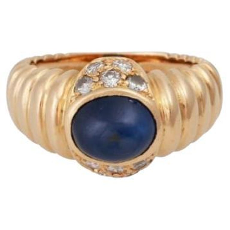 Ring with Sapphire Cabochon and Diamonds For Sale at 1stDibs