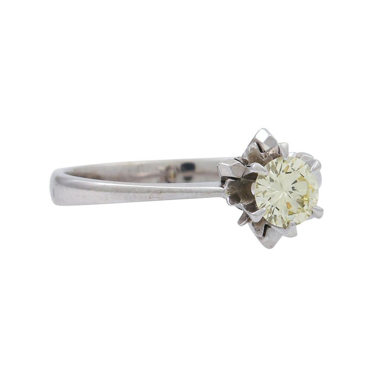 Ring with Solitaire Brilliant Fancy Light Yellow For Sale at 1stDibs