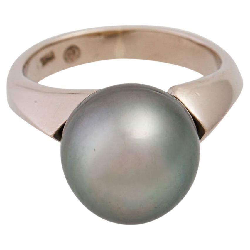 Ring with a Flexibly Suspended Tahitian Pearl For Sale at 1stDibs