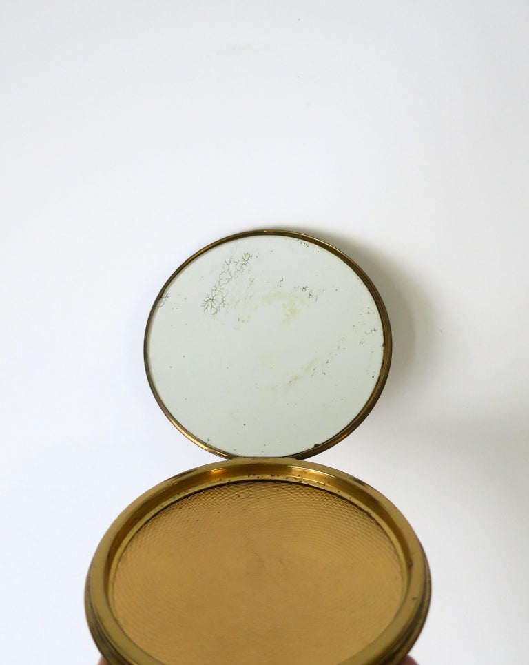 Riviera Beach Scene Mirror Compact, circa 1950s For Sale at 1stDibs