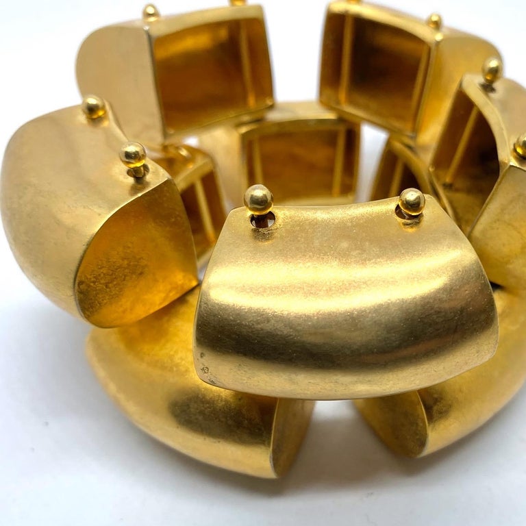Robert Lee Morris Bold Gold 1x1 Tire Track Link Bracelet For Sale at ...