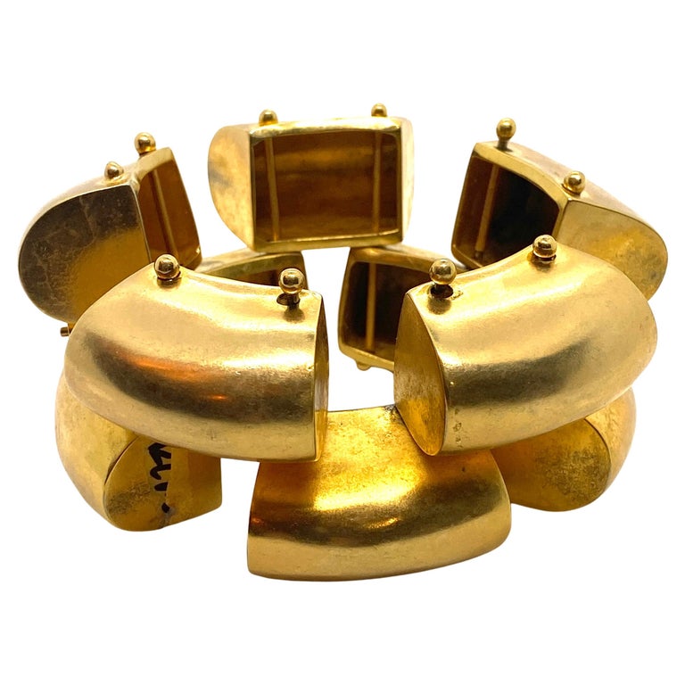 Robert Lee Morris Bold Gold 1x1 Tire Track Link Bracelet For Sale at ...