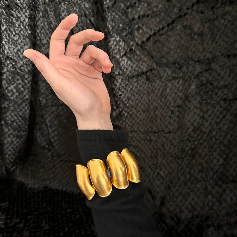 Robert Lee Morris Matte Gold Connoli Knuckle Bracelet For Sale at 1stDibs
