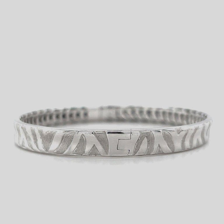 Roberto Coin 18 Karat White Gold Embossed Zebra Print Oval Bangle ...