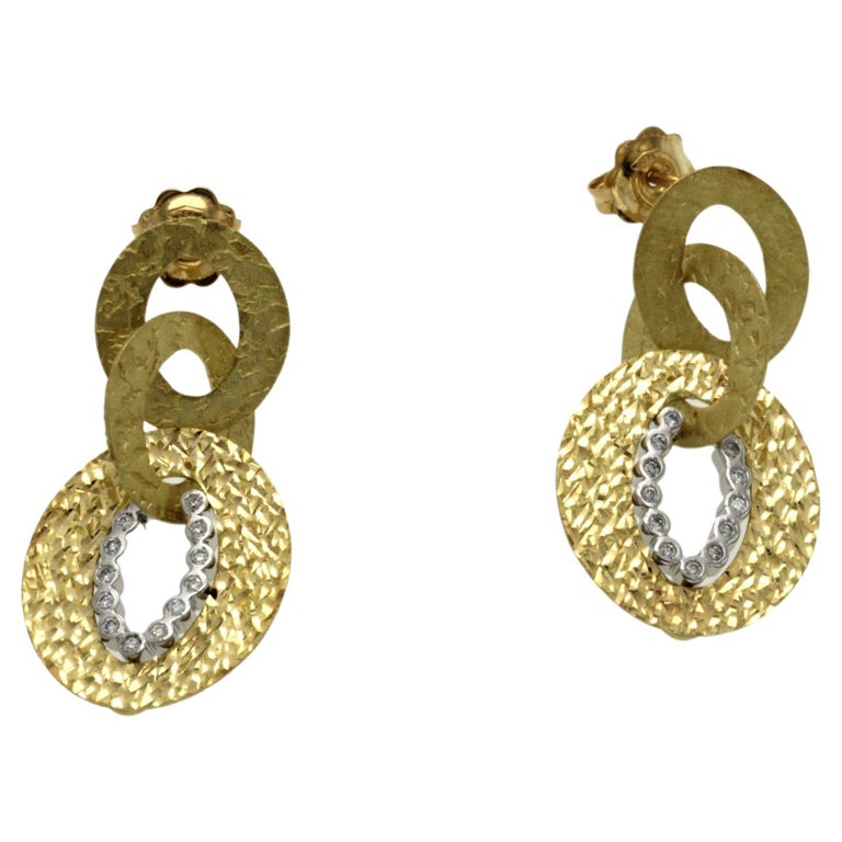 Roberto Coin 18k Yellow Gold Diamonds Ruby Chic and Shine Oval Earrings For Sale at 1stDibs