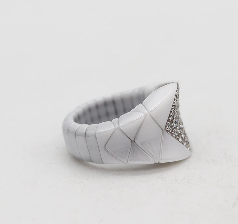Roberto Demeglio White Ceramic Cocktail Ring in 18kt Gold with VS ...