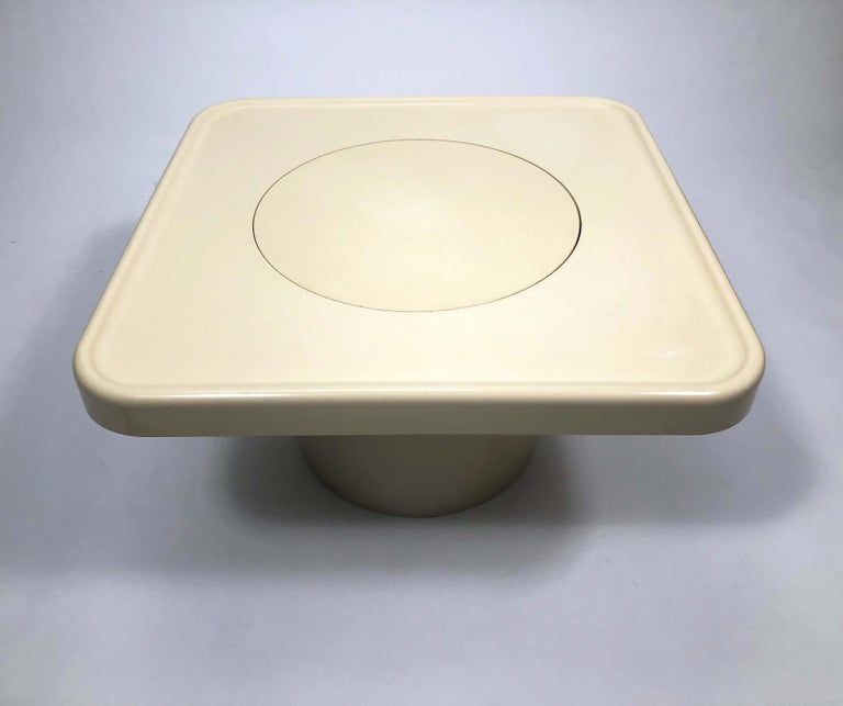 Robin Day Tote Table for Hille, 1972 For Sale at 1stDibs