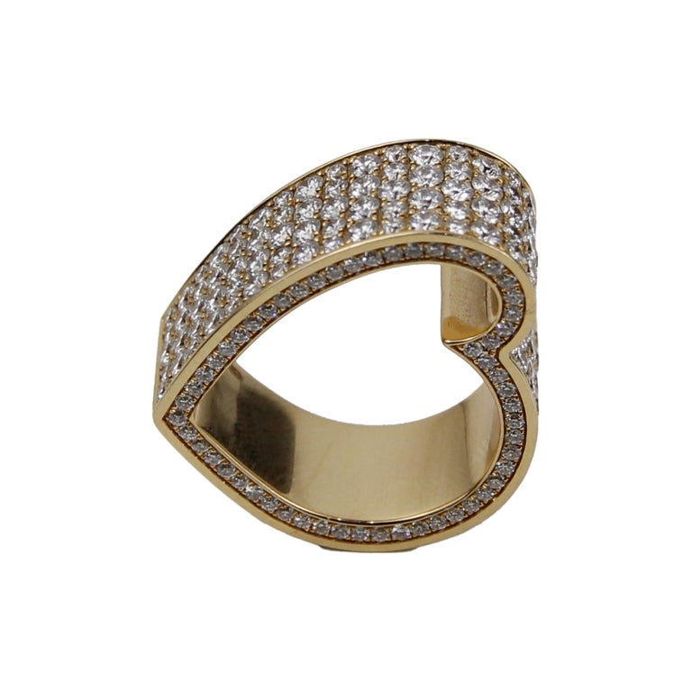 Roger Dubuis 18K Yellow Gold 5.67 Ctw Diamond Heart Ring For Sale at ...