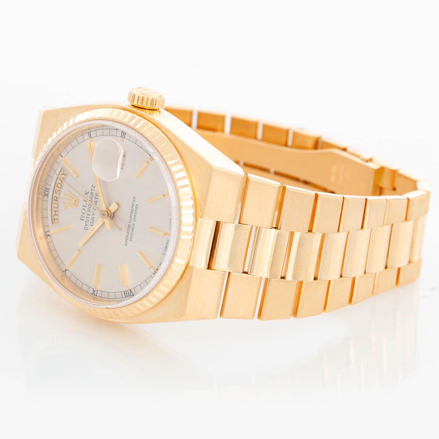 Rolex Oysterquartz Day-Date Men's 18K Gold Watch 19018 at 1stDibs