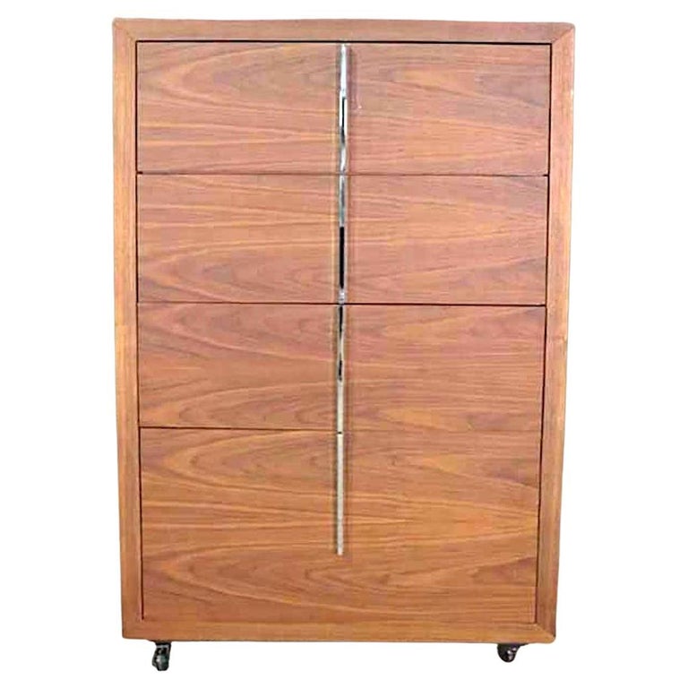 Rolling Mid-Century Dresser For Sale at 1stDibs