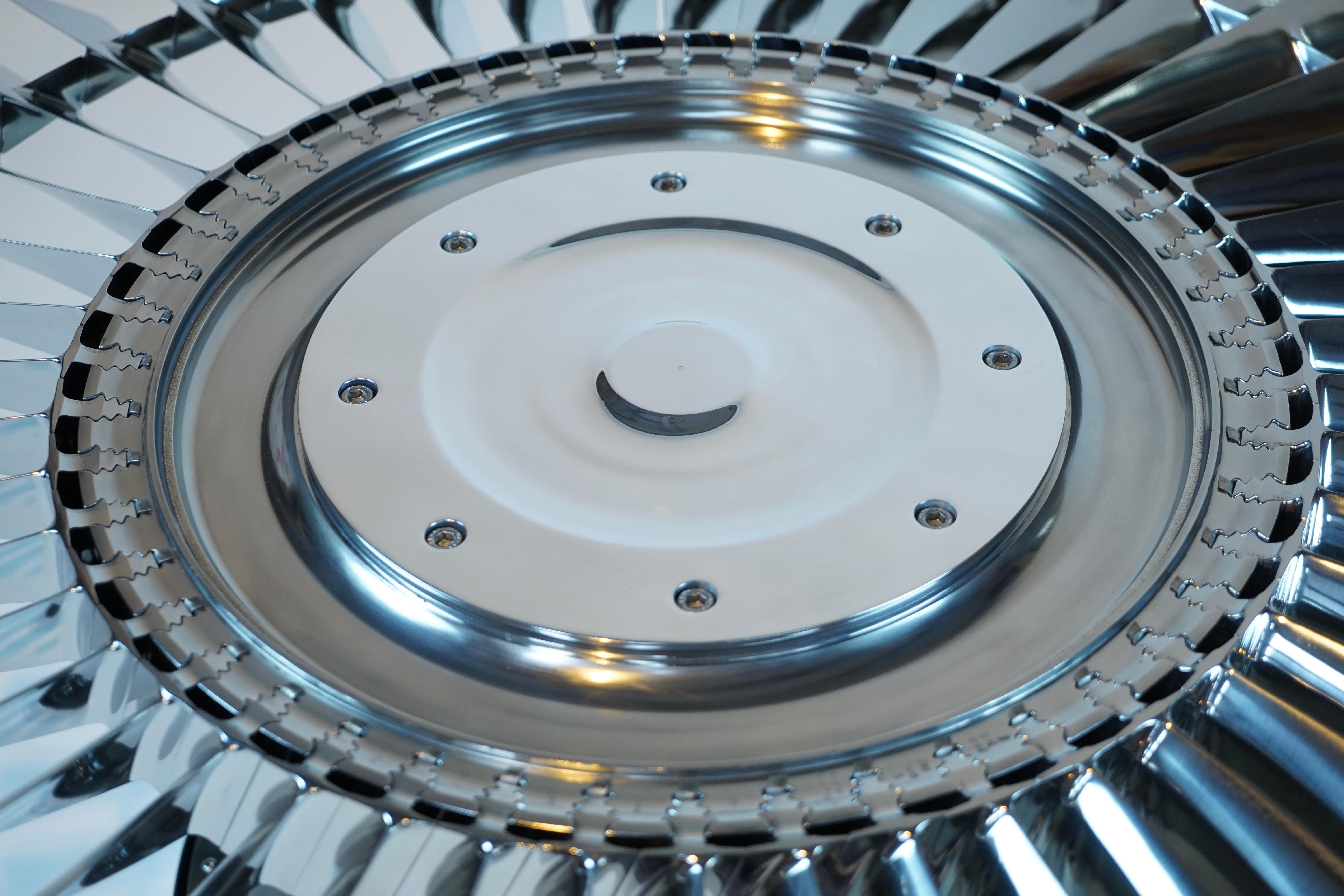 Rolls Royce LP3 Front Fan Blade Coffee Table For Sale at 1stDibs