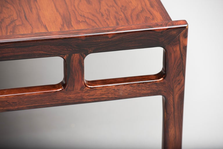 Rosewood Mid-Century Modern Rosewood Coffee Table at 1stDibs