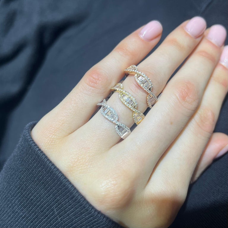 Round and Baguette Diamond Twist Band Ring 18K For Sale at 1stDibs