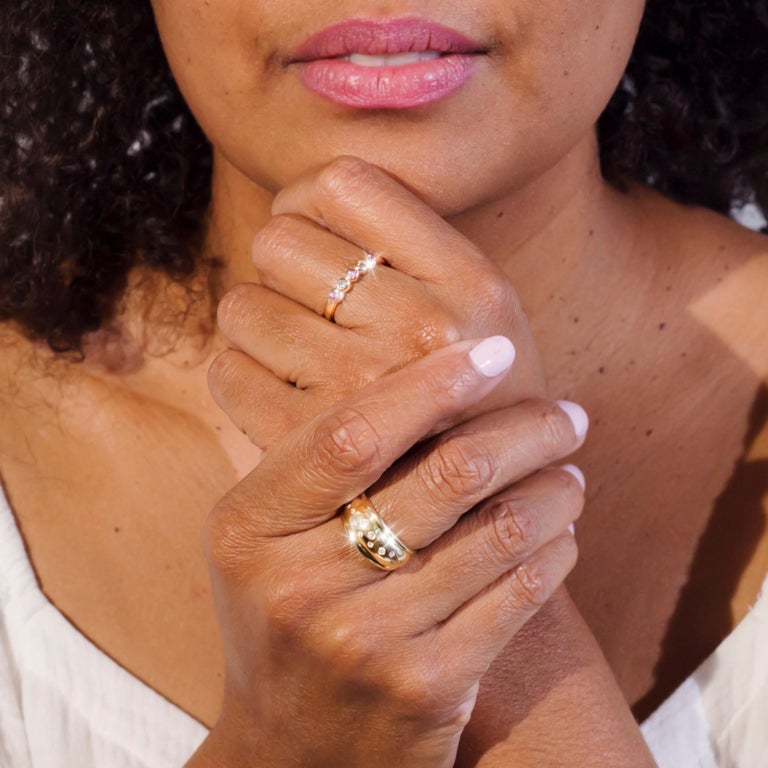 Round Brilliant Diamond Vintage Hammer Set Band Ring in 18 Carat Yellow ...