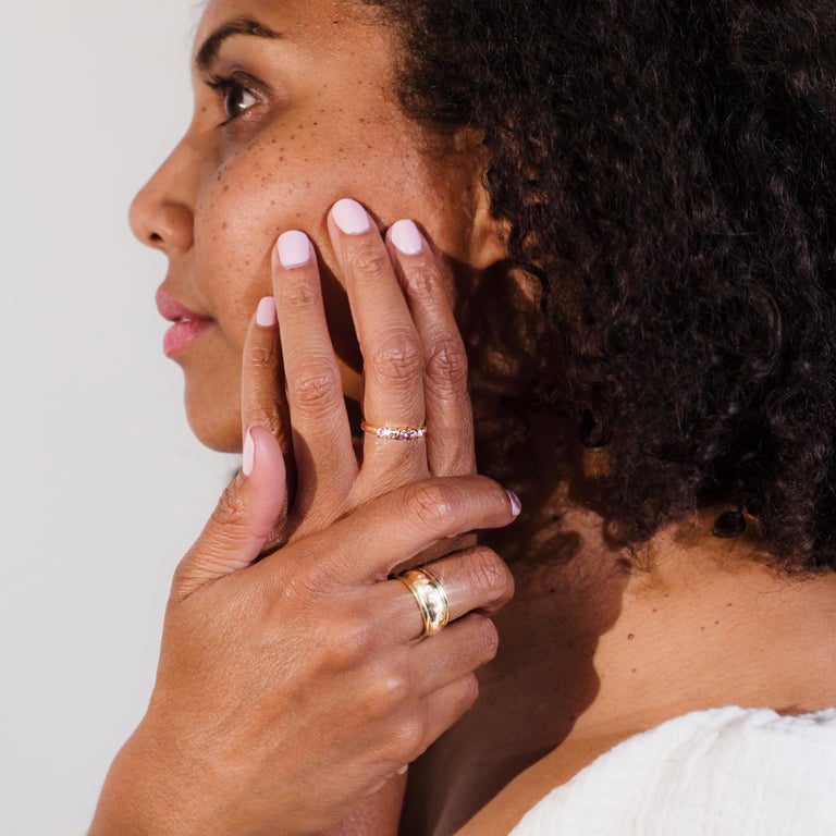 Round Brilliant Diamond Vintage Hammer Set Band Ring in 18 Carat Yellow ...