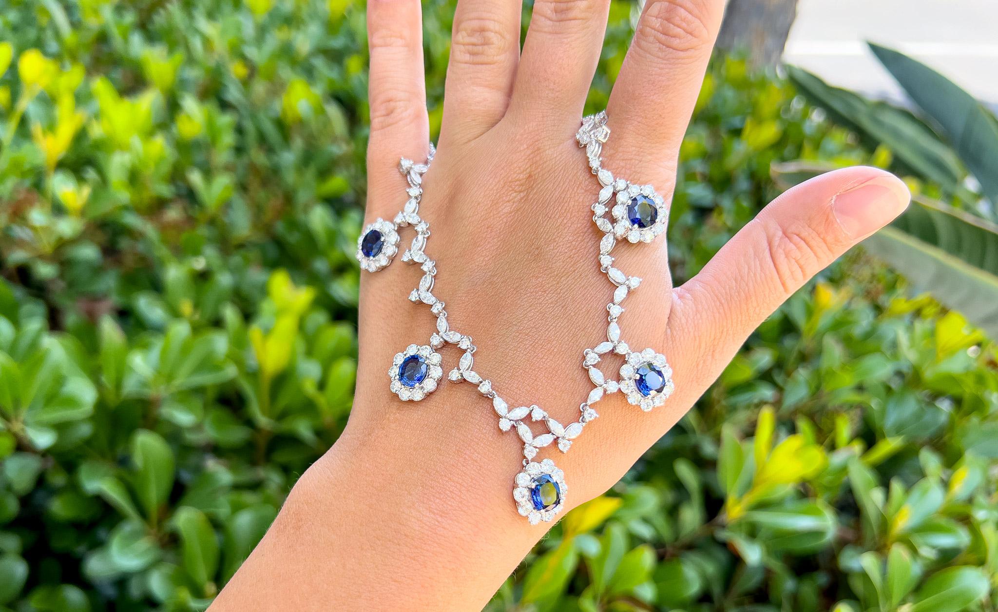Round Cut 12.48 Carats Sapphires Necklace with 6.48 Carats of Diamonds ...