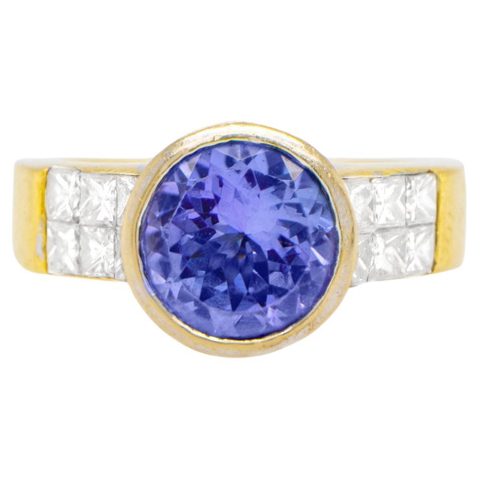White Gold and Diamond Ring with Round Tanzanite Center For Sale at 1stDibs