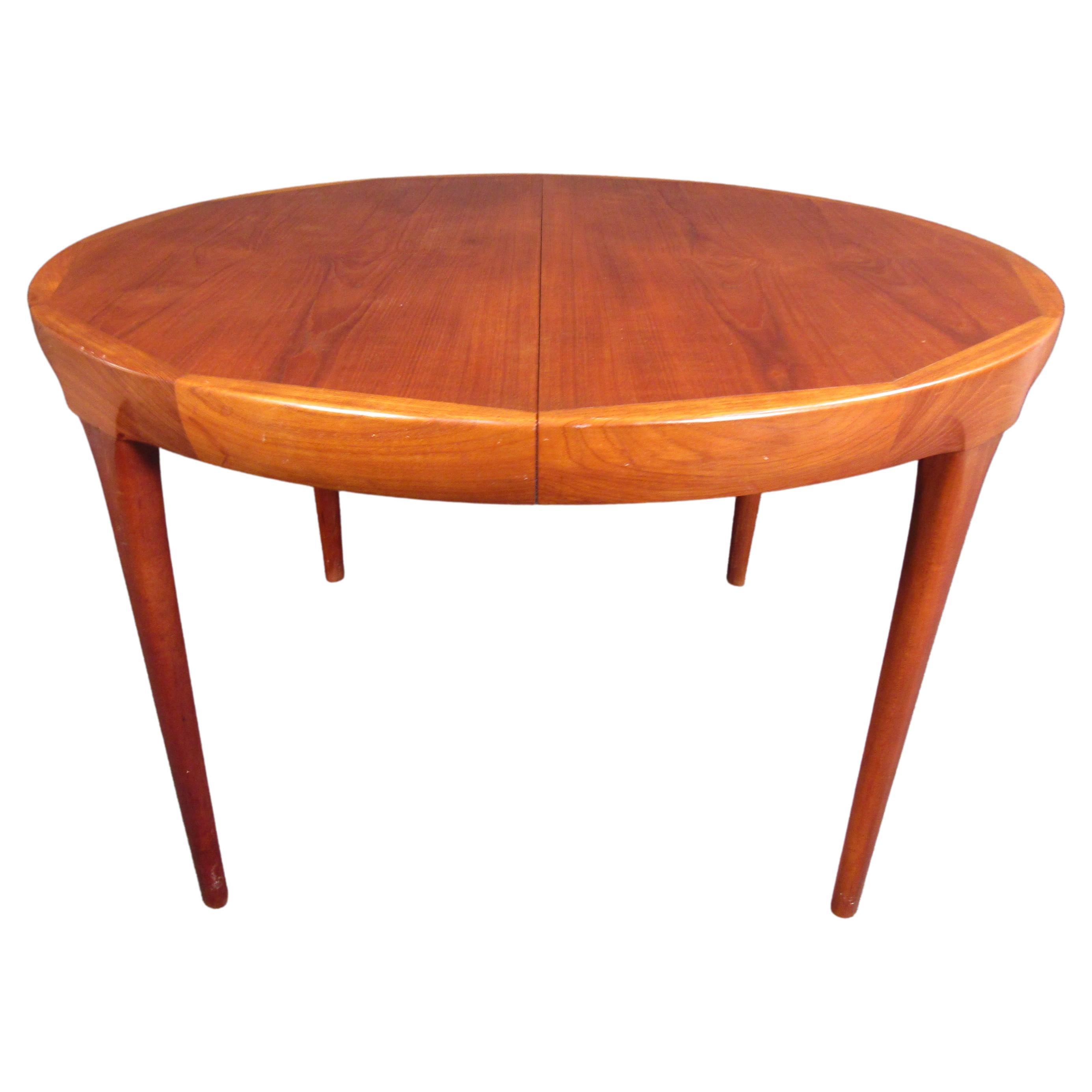 Danish Round Pine Table For Sale at 1stDibs